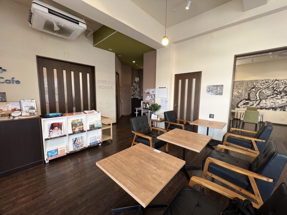 那覇市｜Minsa cafeはゆったり過ごせるカフェ！読書や作業 、ランチにピッタリのプレートも有り - おきなわめぐり